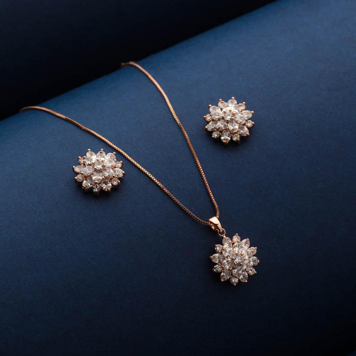 A Brief Guide on How to Style Pendant Sets with Different Outfits ...